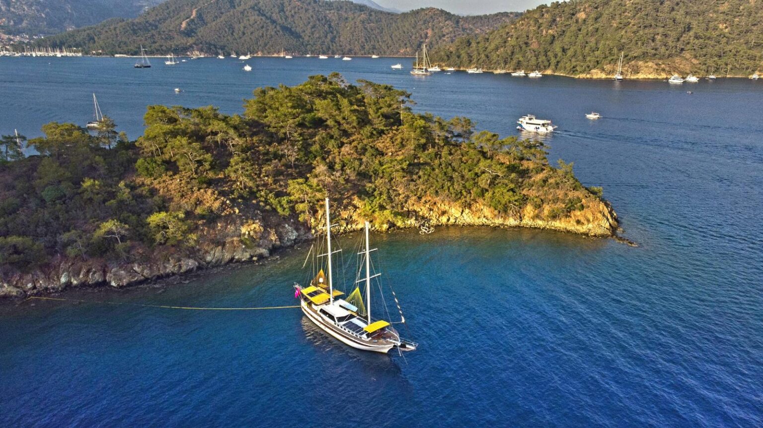 12 Island Tour - Holiday Experts